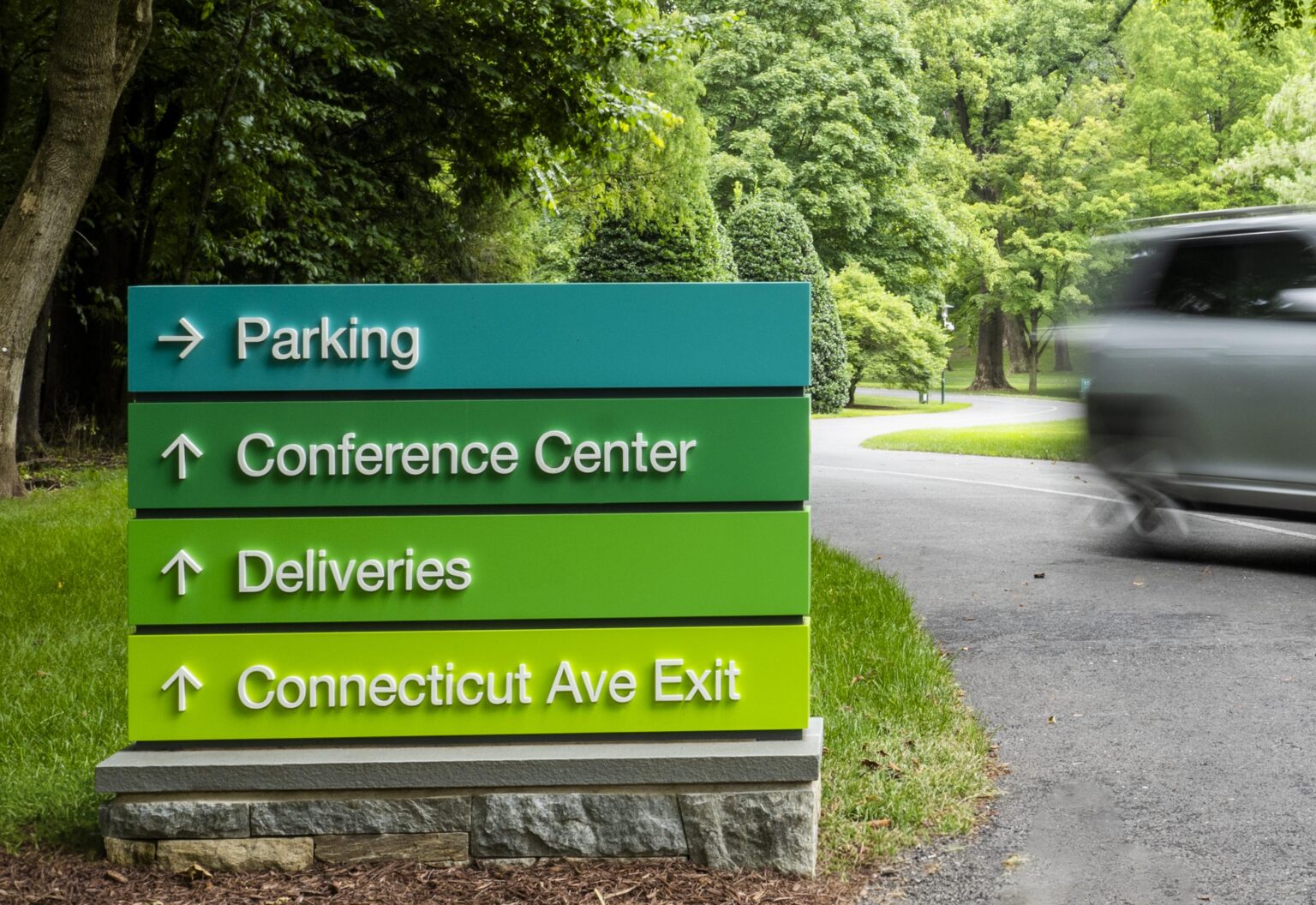 Multicolor Campus Signage for HHMI - C&G Partners